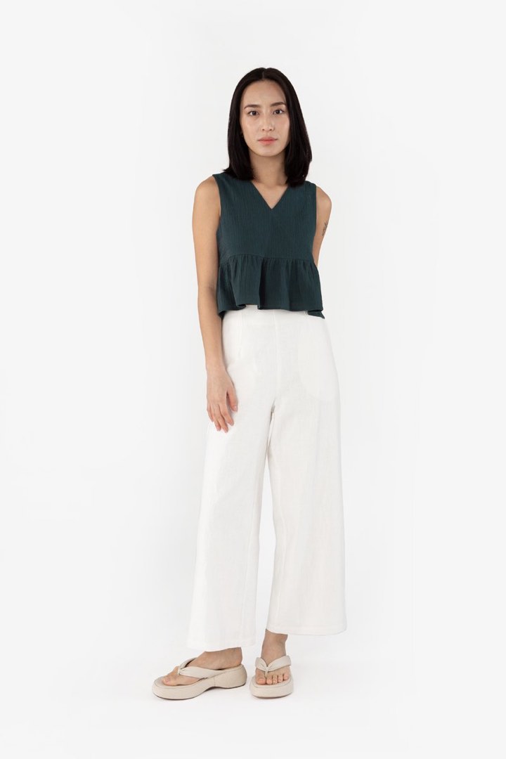 OOS BNWT FTO Sacha Pants in White, Women's Fashion, Bottoms, Other Bottoms on Carousell