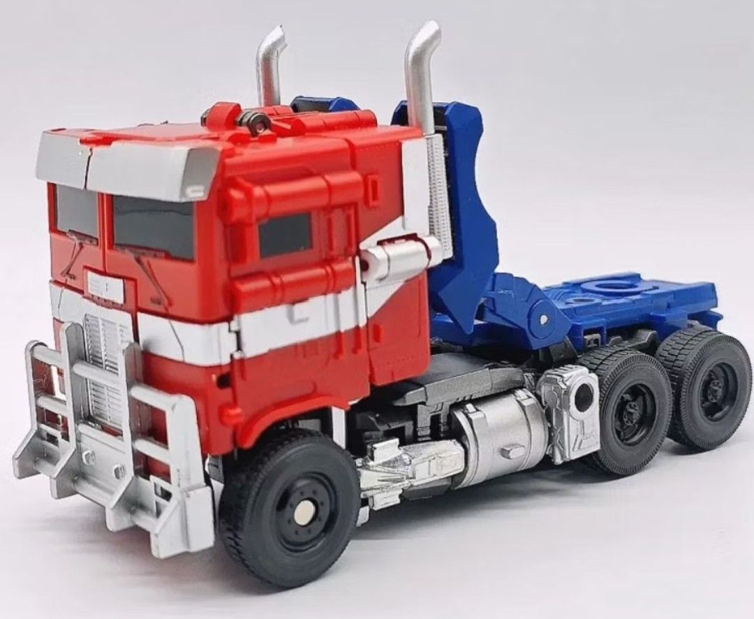 Optimus Prime! Leader Baiwei Code 1030B Optimus Prime Transformers Autobots Autobot Roll out ...