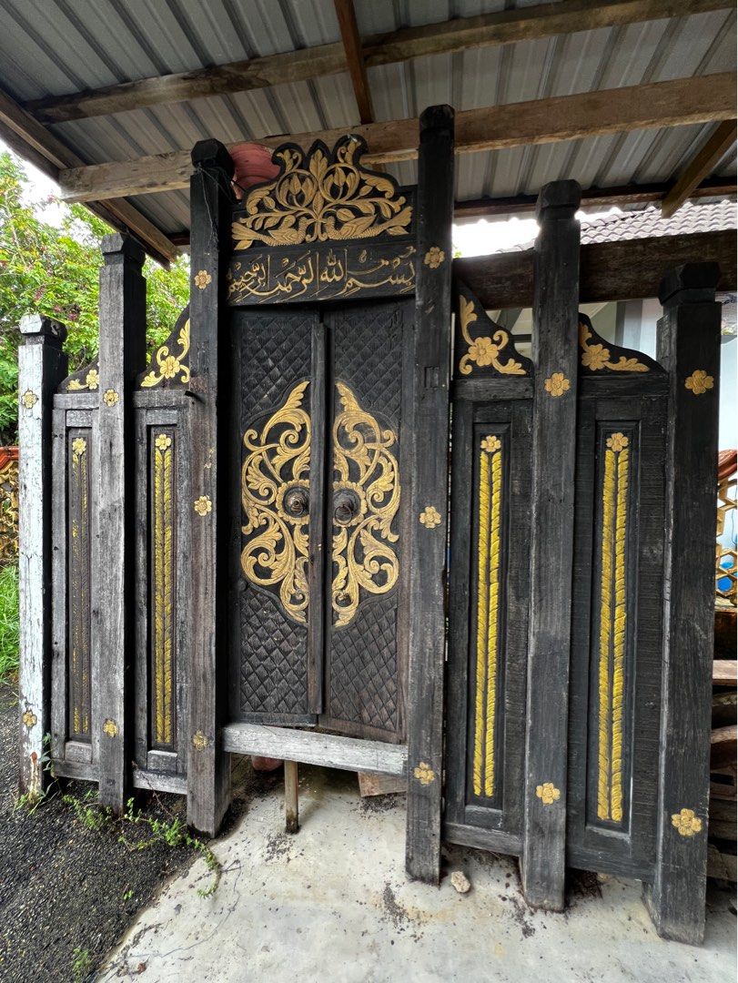 Pintu Gerbang Kayu Lama, Hobbies & Toys, Collectibles & Memorabilia ...
