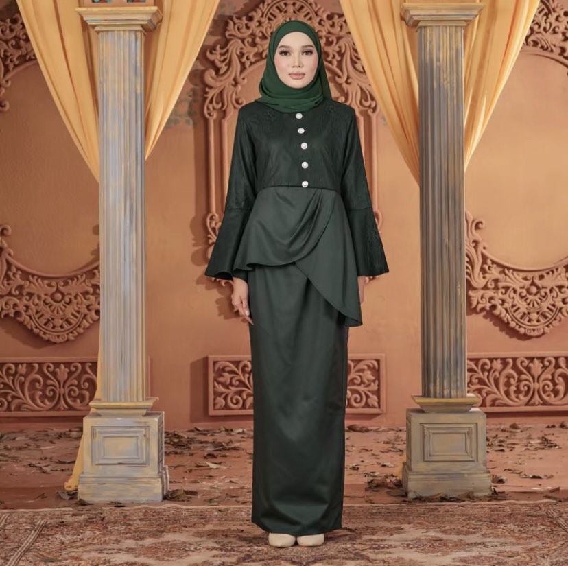 QAAMNIE Melia Baju kurung, Women's Fashion, Muslimah Fashion, Baju ...