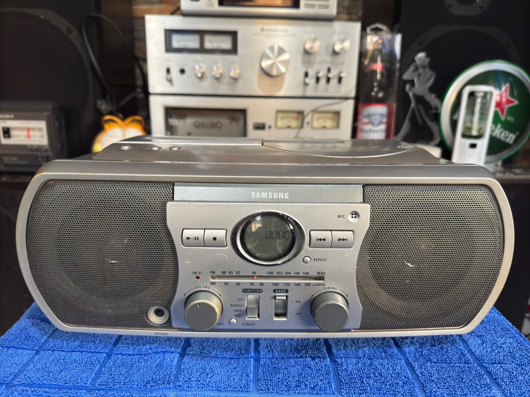 Samsung CD Cassette Radio RCD Y45 Player, Audio, Other Audio Equipment on Carousell