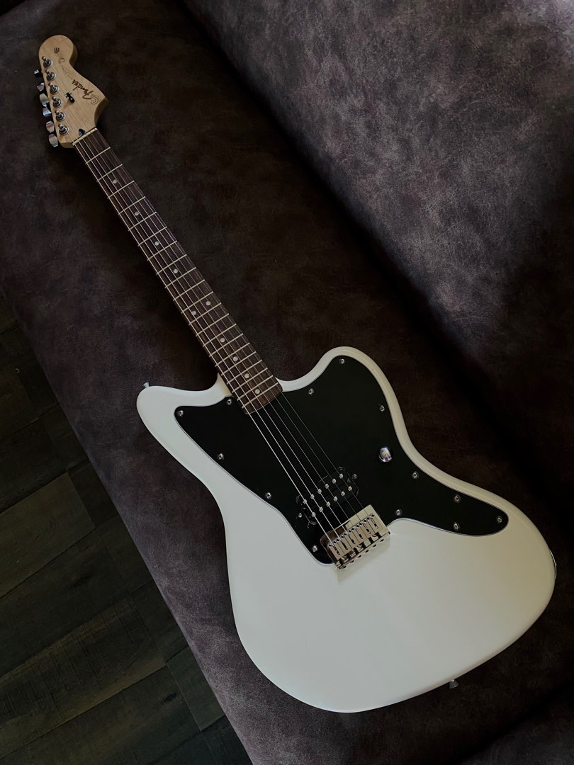 Tom Delonge Jazzmaster Sub-Sonic Project Guitar, Hobbies & Toys, Music ...