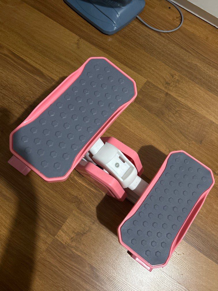V Stepper (pink), Health & Nutrition, Massage Devices on Carousell