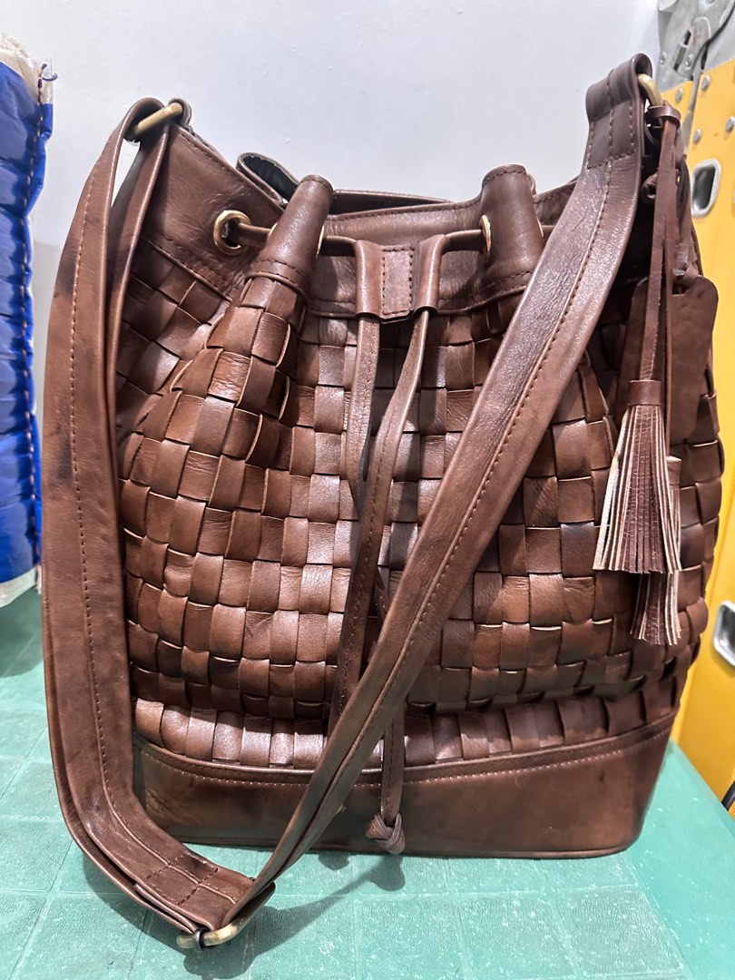 Vedasto Genuine leather, Luxury, Bags & Wallets on Carousell