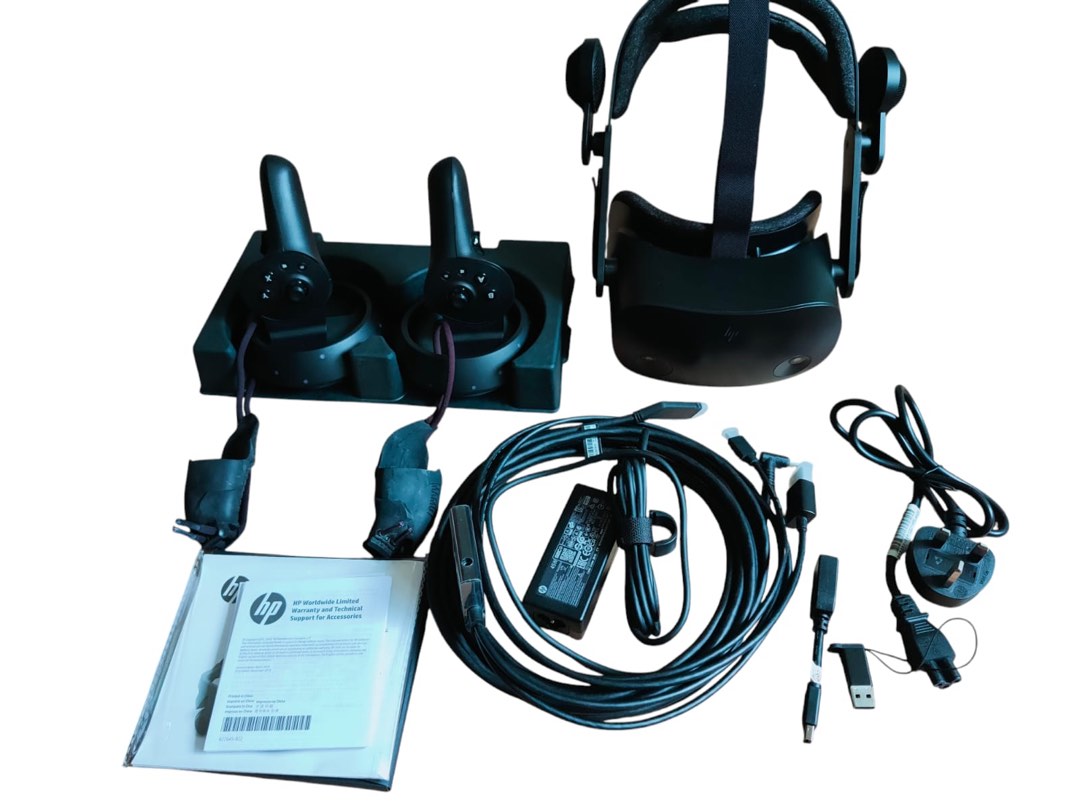VR Headset/HP Reverb G2 VR3000 with motion Controllers, Video Gaming ...