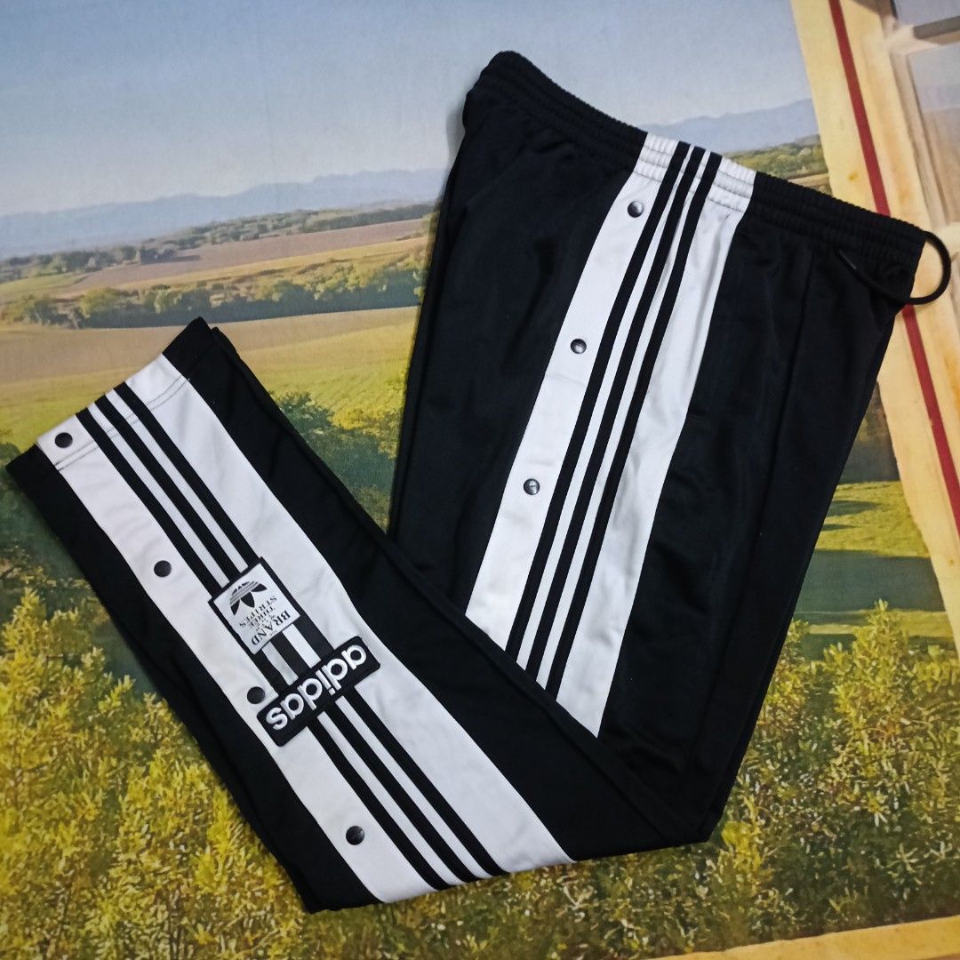 Vtg Adidas side buttons, Hobbies & Toys, Collectibles & Memorabilia ...