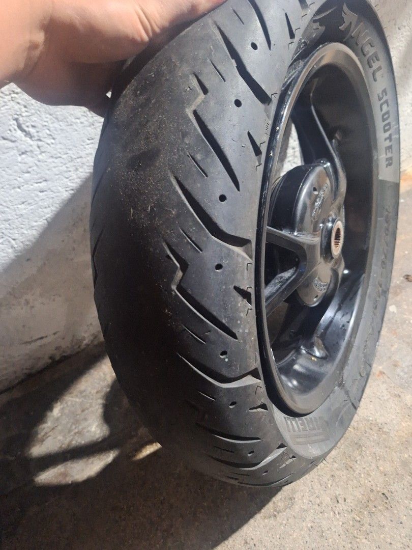 Yamaha Aerox Stock Mags with Pirreli Angel Scooter Tires, Motorbikes ...