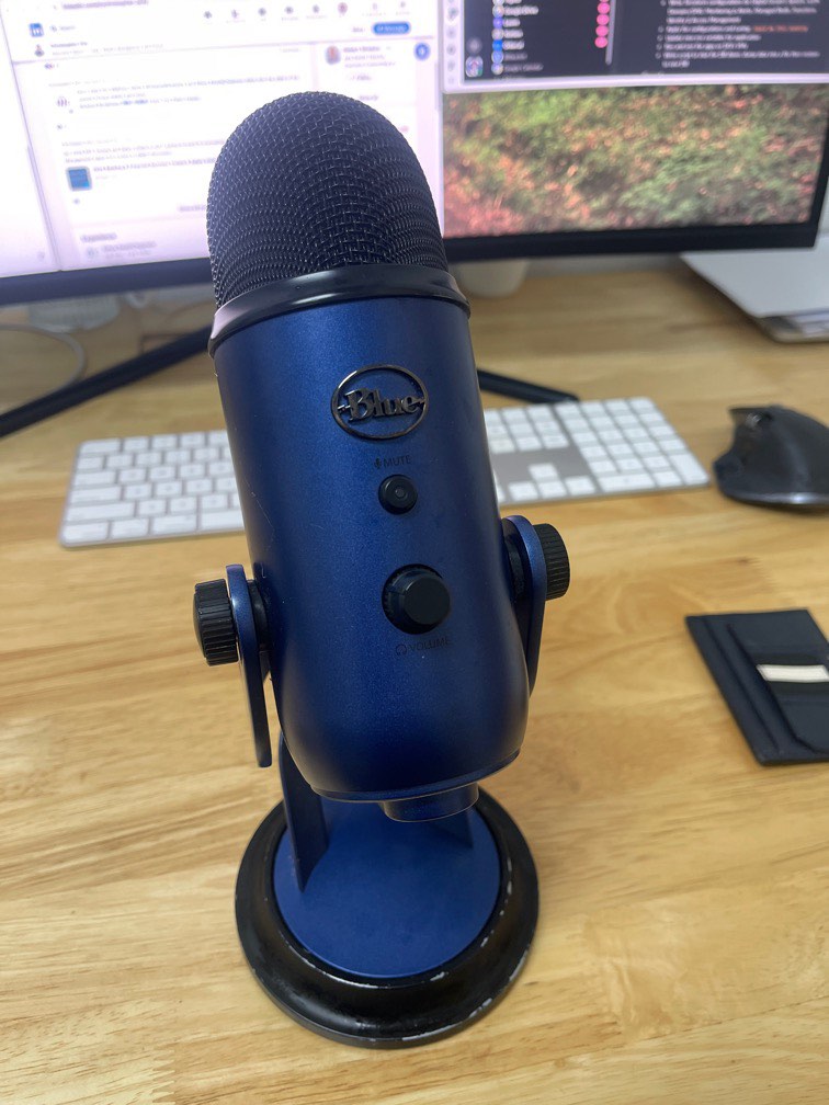 Blue Yeti Premium Multi-Pattern USB Microphone with Blue VO!CE, Audio ...