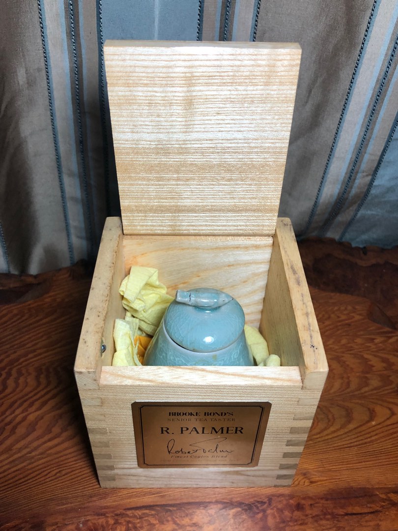 Brooke Bonds Senior Tea Taster R. PALMER Finest Ceylon Blend, Furniture & Home Living ...