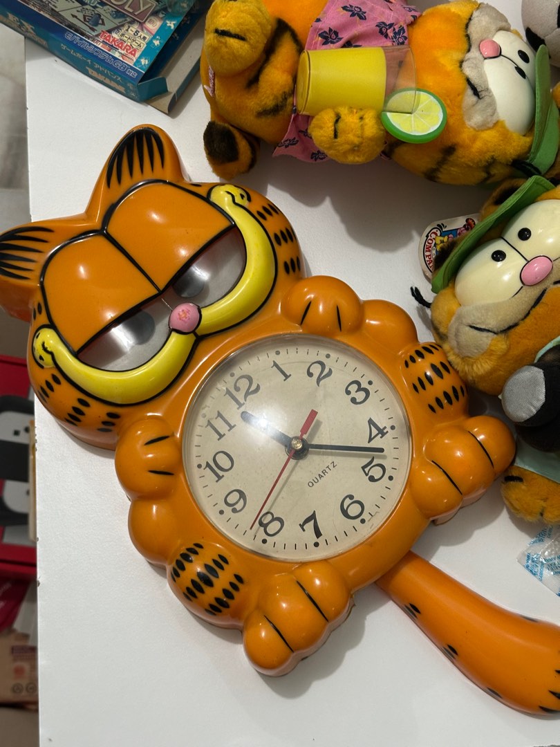Garfield wall clock, Hobbies & Toys, Collectibles & Memorabilia ...