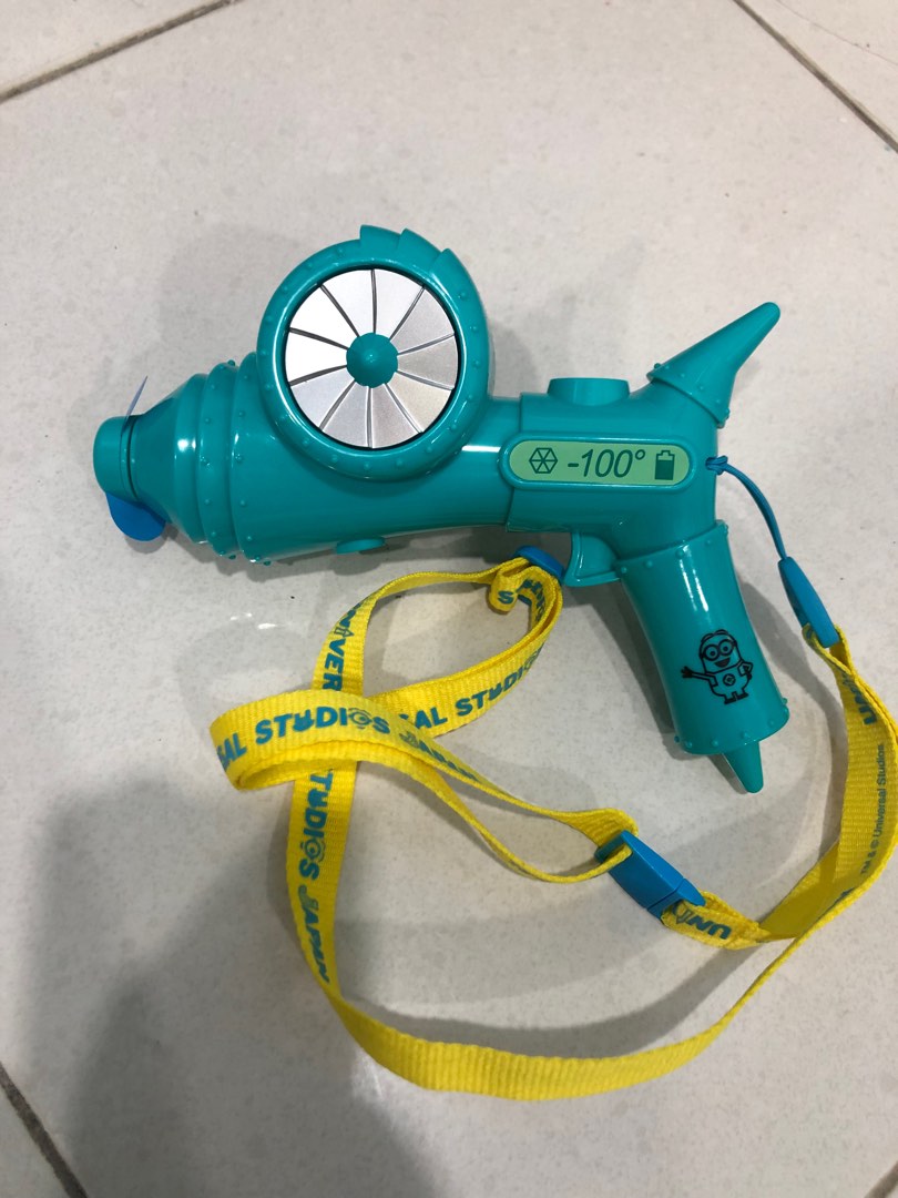 Minion Frozen Ray Gun Fan Despicable me, Hobbies & Toys, Toys & Games ...
