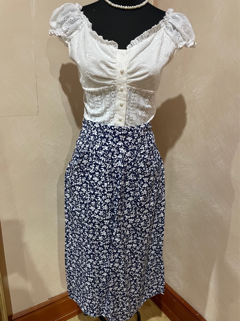 Agnes b midi skirt not zara mango bershka, Women's Fashion, Bottoms, Skirts on Carousell