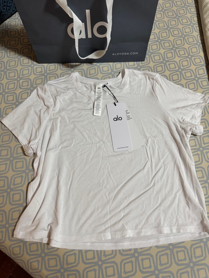 ALO All day cropped, Women's Fashion, Tops, Shirts on Carousell