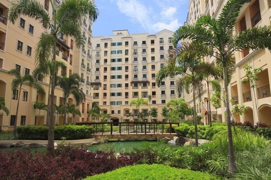 For Sale: Pinecrest Pasay City Resorts World - 3 Bedroom Condo Unit ...