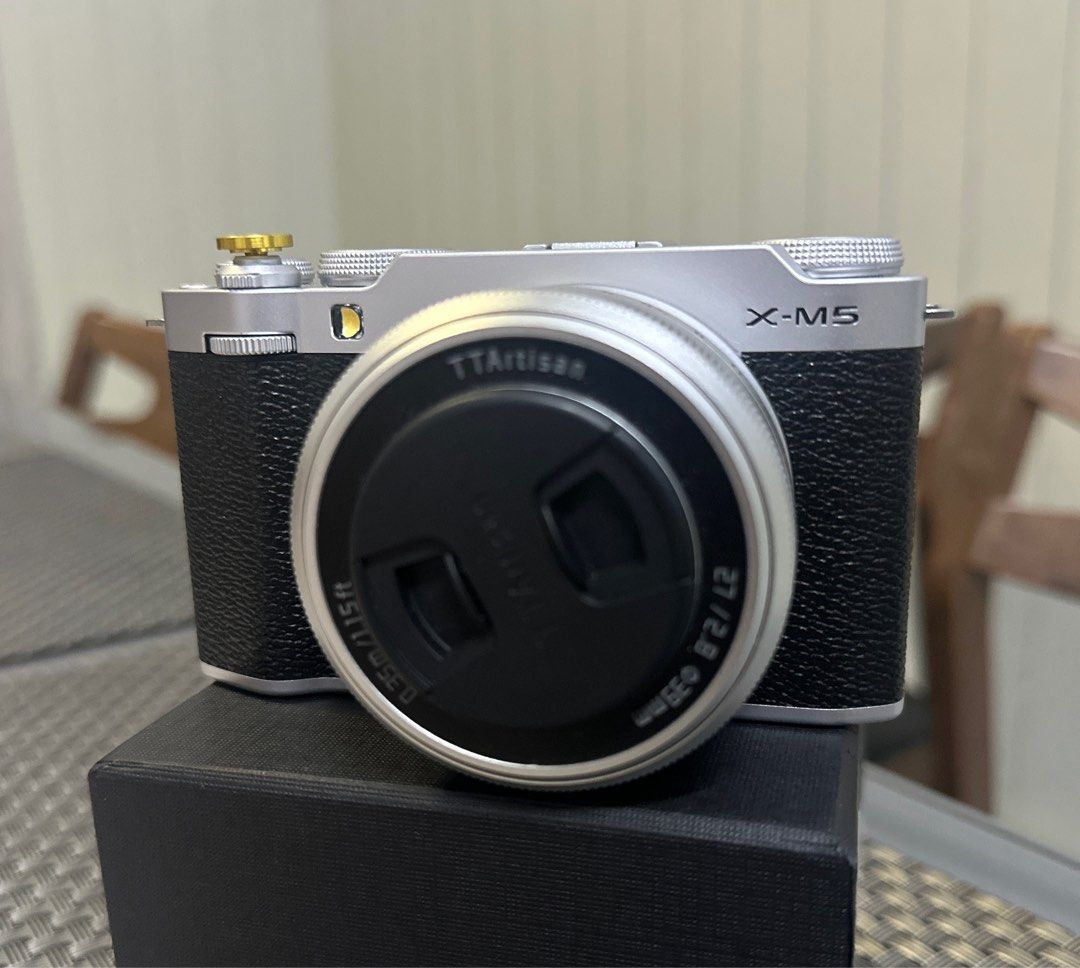 Fujifilm XM5 (Silver Argent) Mirrorless with TT Artisan AF 27mm f2.8 ...