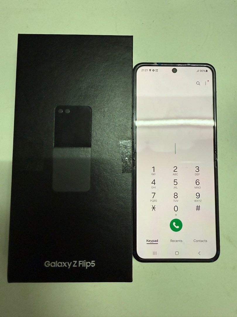 Galaxy Z Flip 5 Grey 256GB, Mobile Phones & Gadgets, Mobile Phones ...