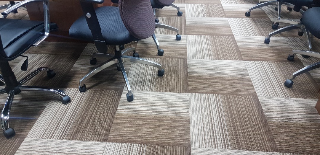 INSTALL TILE CARPET BERCORAK BERWARNA l tebal 5mm l, Furniture & Home ...