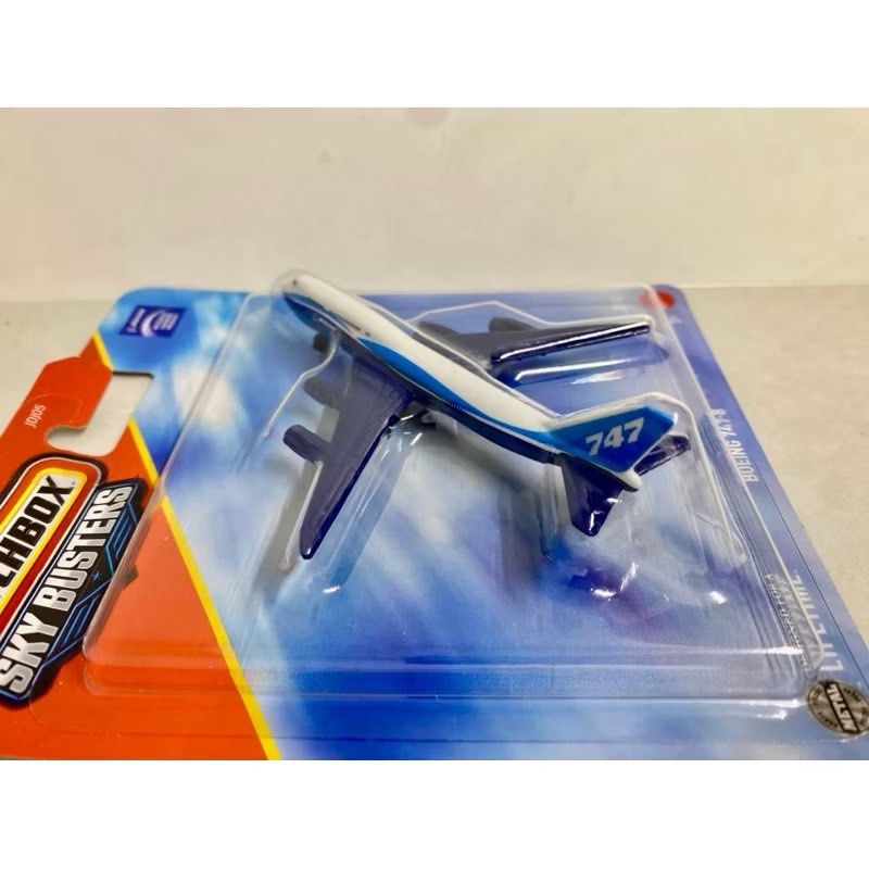 Matchbox BOEING 747 8 AIRLINER Blue White Transporter Sky Busters ...