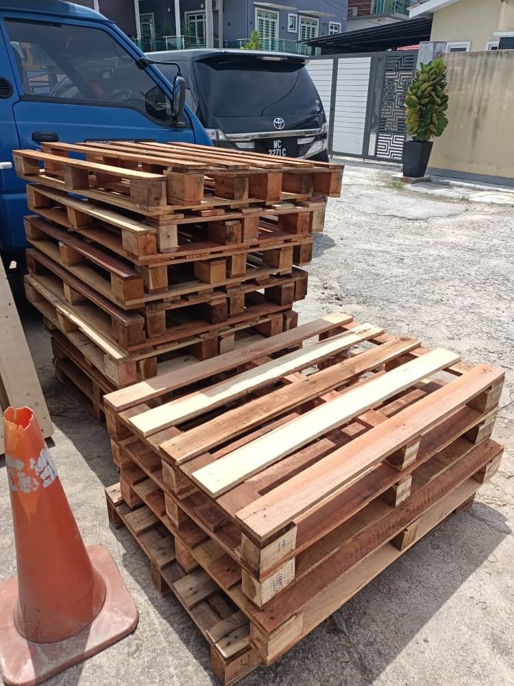 PALLET KAYU MSIA RM15...!!!, Furniture & Home Living, Outdoor Furniture ...