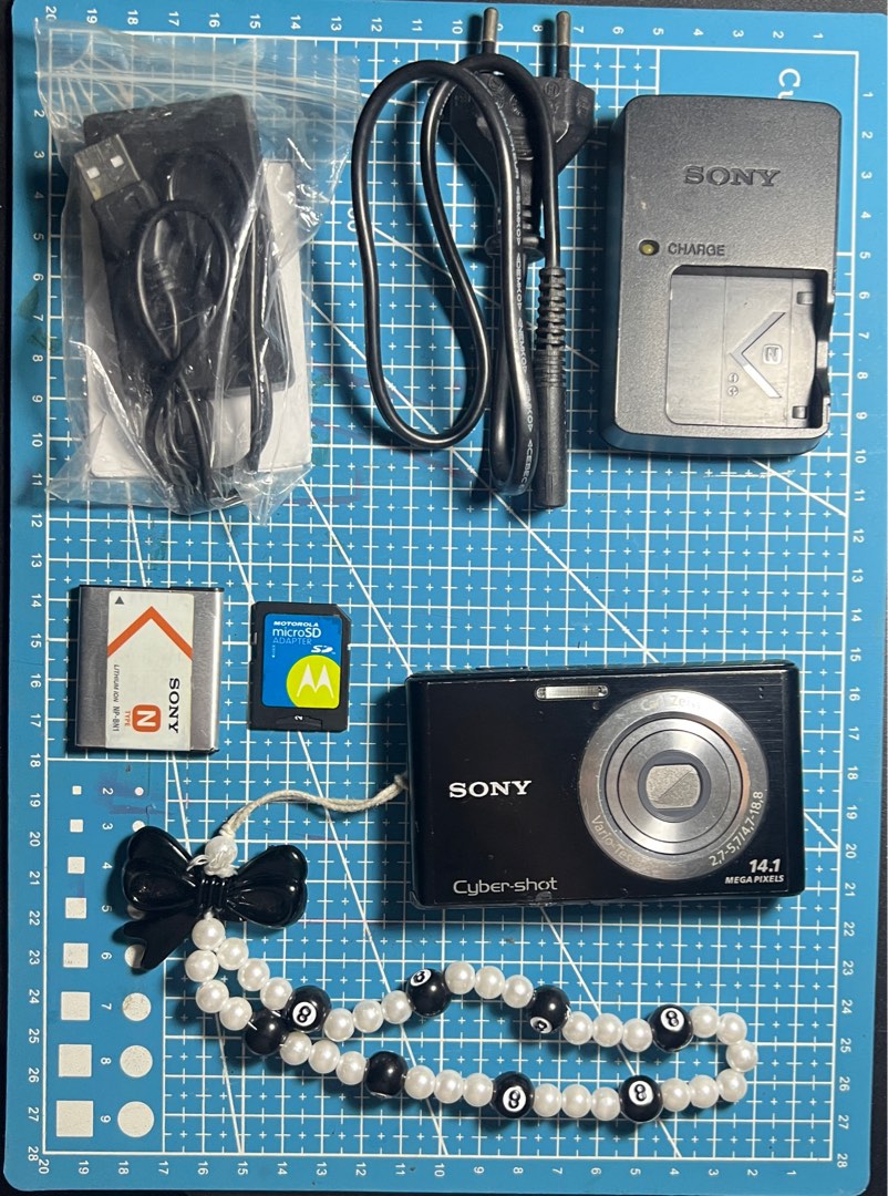 sony cybershot dsc-w550, Photography, Cameras on Carousell