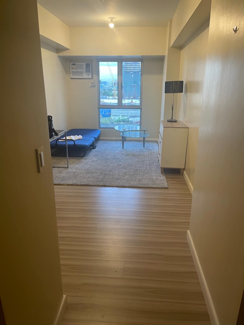 Studio Type Condo Unit ( AVIDA TOWERS MAKATI ), Property, Rentals ...