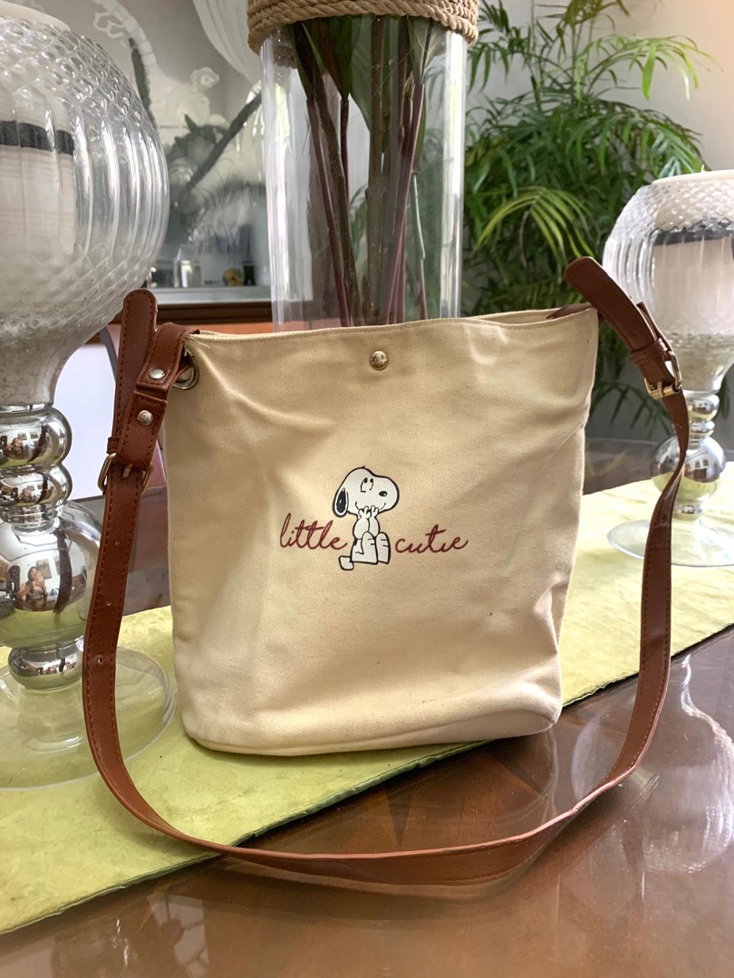 Snoopy Bucket Bag ZARA - M, Women's Fashion, Bags & Wallets, Shoulder ...