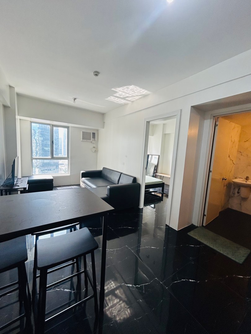 1 Bedroom inside BGC across uptown mall near St Lukes BGC, Property ...