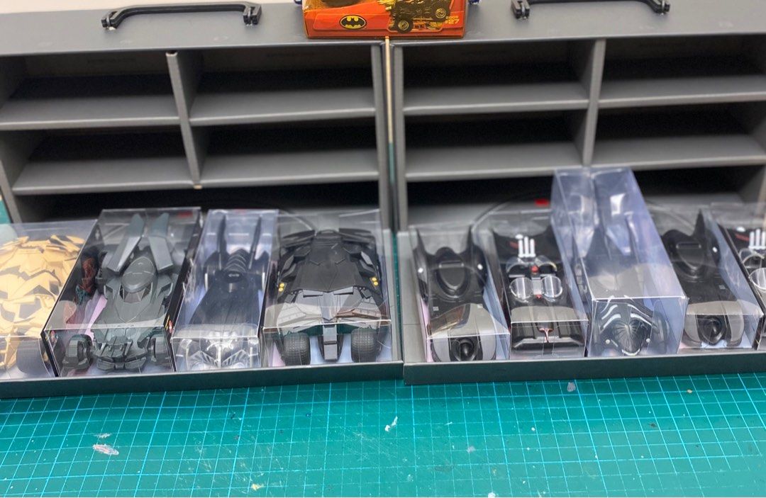 Caltex 1/32 Batmobile cars with box and FREE 1/64 die-cast Batmobile ...