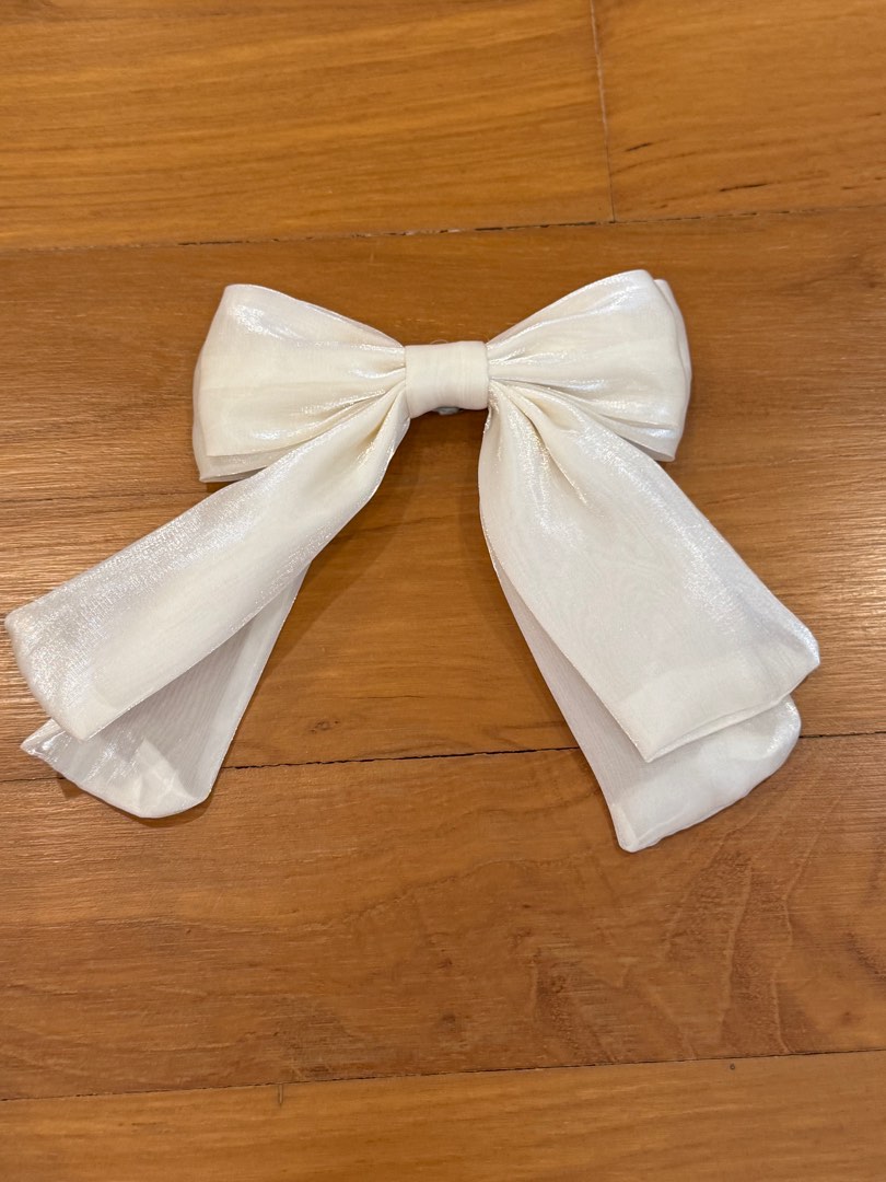 Dainty Ribbon Pin in Cream Colour, Women's Fashion, Watches ...