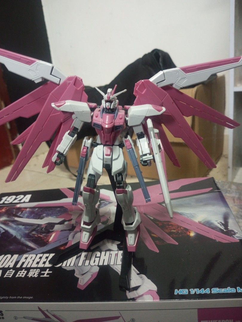 Gundam hg strike freedom pink dh siap pasang untuk sapa yang malas ...
