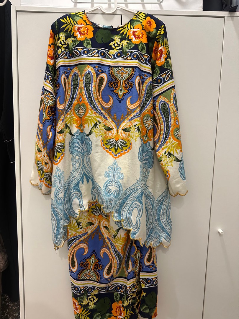 Jakel Batik Kurung, Women's Fashion, Muslimah Fashion, Baju Kurung ...