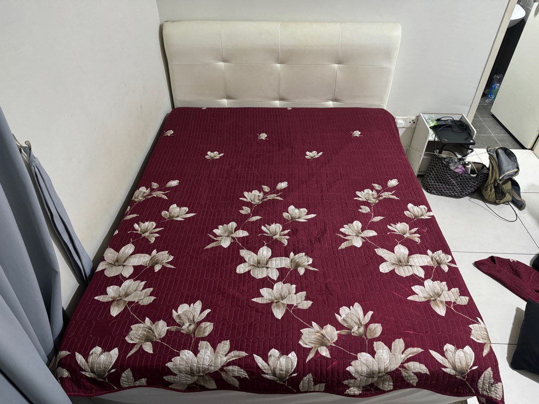 Katil termasuk tilam, Bedframe, Furniture & Home Living, Furniture, Bed ...