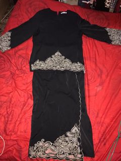 Ain norie cotton sulam kurung, Women's Fashion, Muslimah Fashion, Baju ...