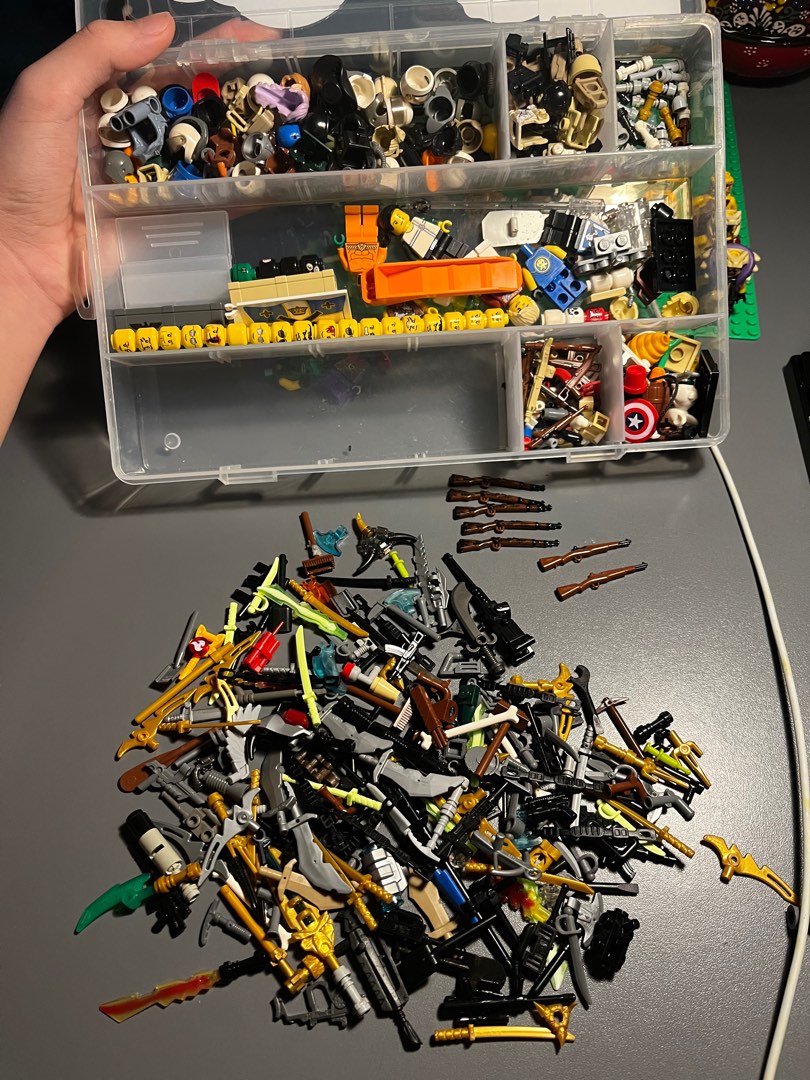 LEGO MINIFIGURE ACCESSORIES , parts , lego military guns , lego police ...