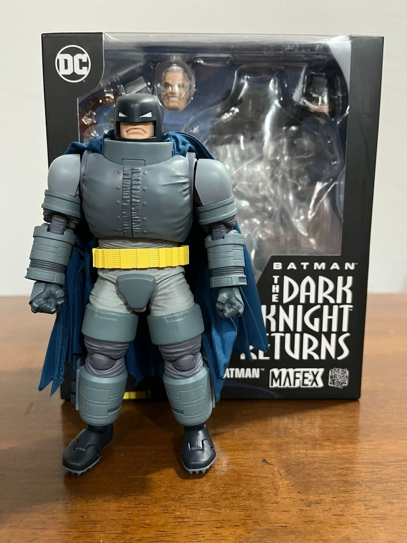 Medicom Mafex The Dark Knight Returns Armored Batman BIB, Hobbies ...
