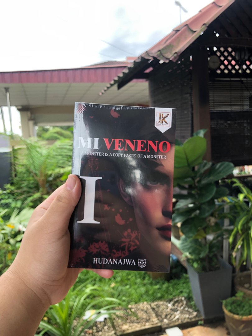 MI VENENO I BY HUDANAJWA, Hobbies & Toys, Books & Magazines, Storybooks on Carousell