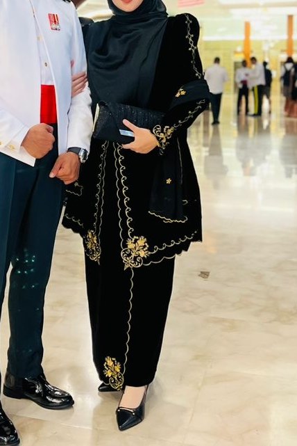 Naifah kebaya hijabista, Women's Fashion, Muslimah Fashion, Baju Kurung ...