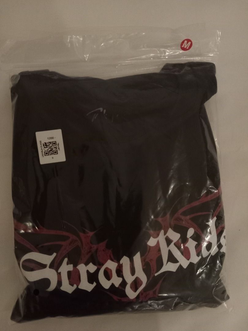 OFFICIAL Stray Kids SKZ Dominate Merch Black T-Shirt MEDIUM, Hobbies ...