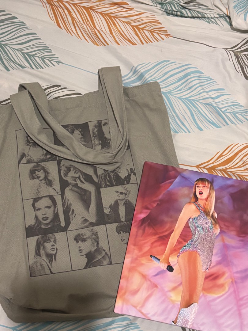 TAYLOR SWIFT ERAS TOUR MERCH - TOTE BAG & TABLE BOOK BUNDLE, Hobbies ...