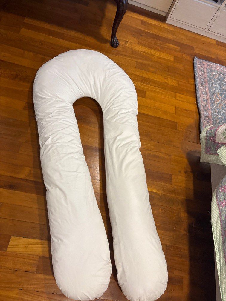 U shape body hug pillow barely used good for pregnancy and post op ...