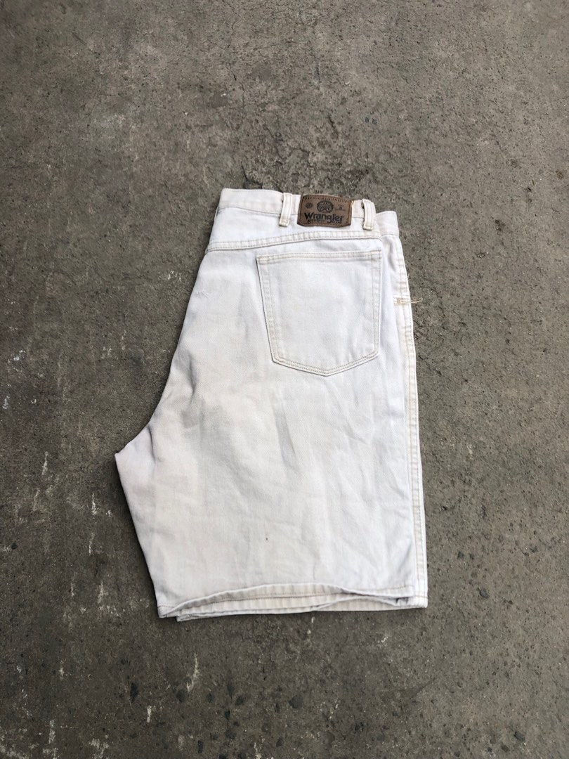 Wrangler creamy white jorts, Men's Fashion, Bottoms, Shorts on Carousell
