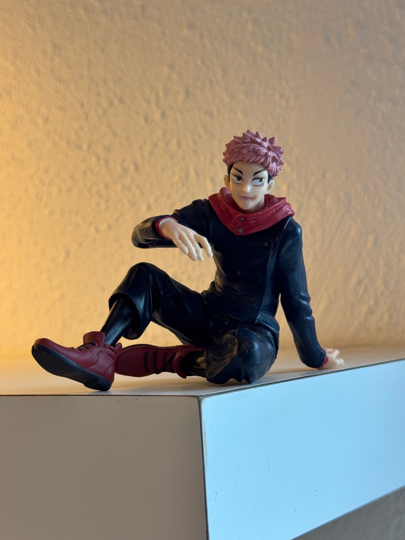 Yuji Itadori Sitting (Jujutsu Kaisen) Action Figure, Hobbies & Toys ...