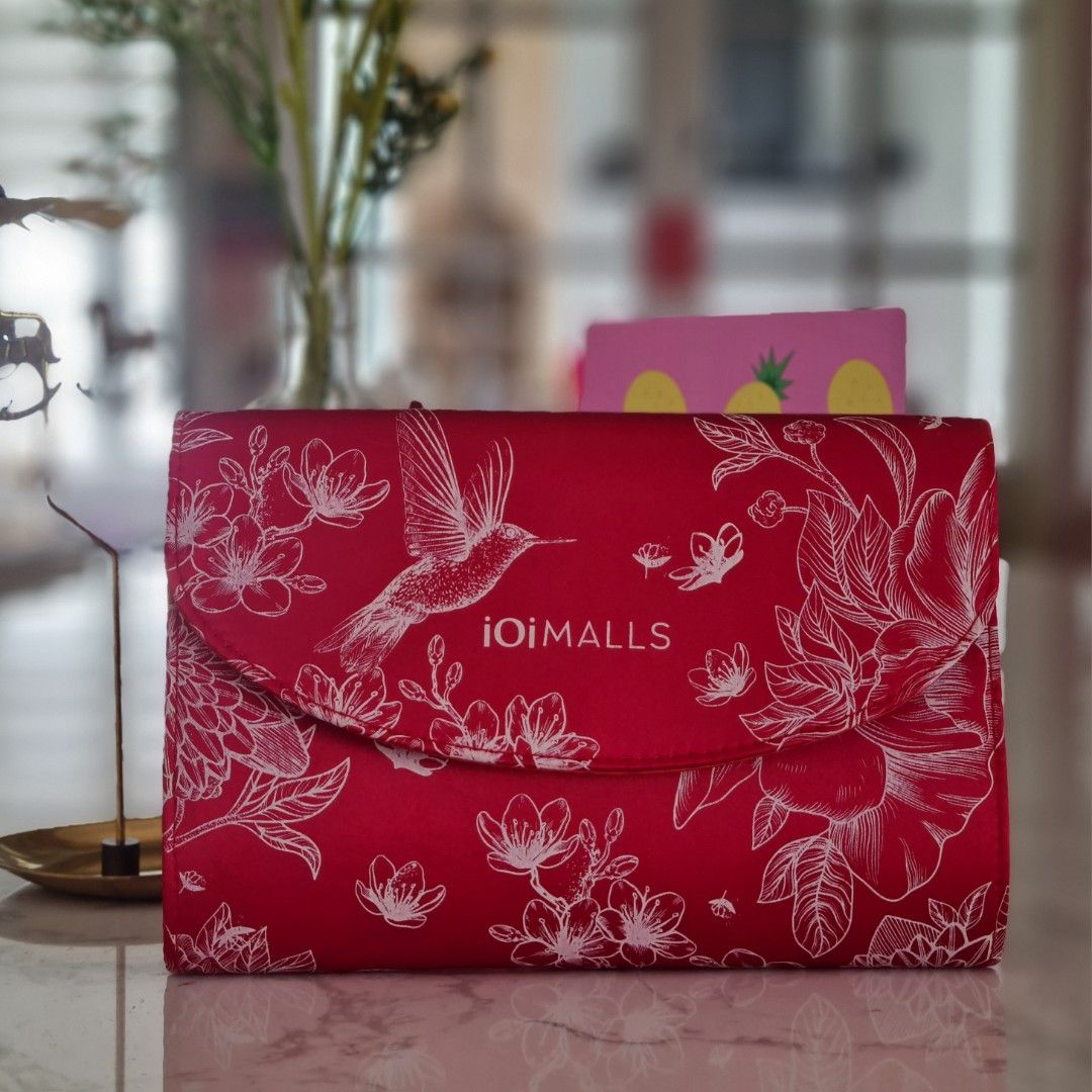 Angpow Packet Organizer in Red (by IOI Malls), Women's Fashion, Bags ...