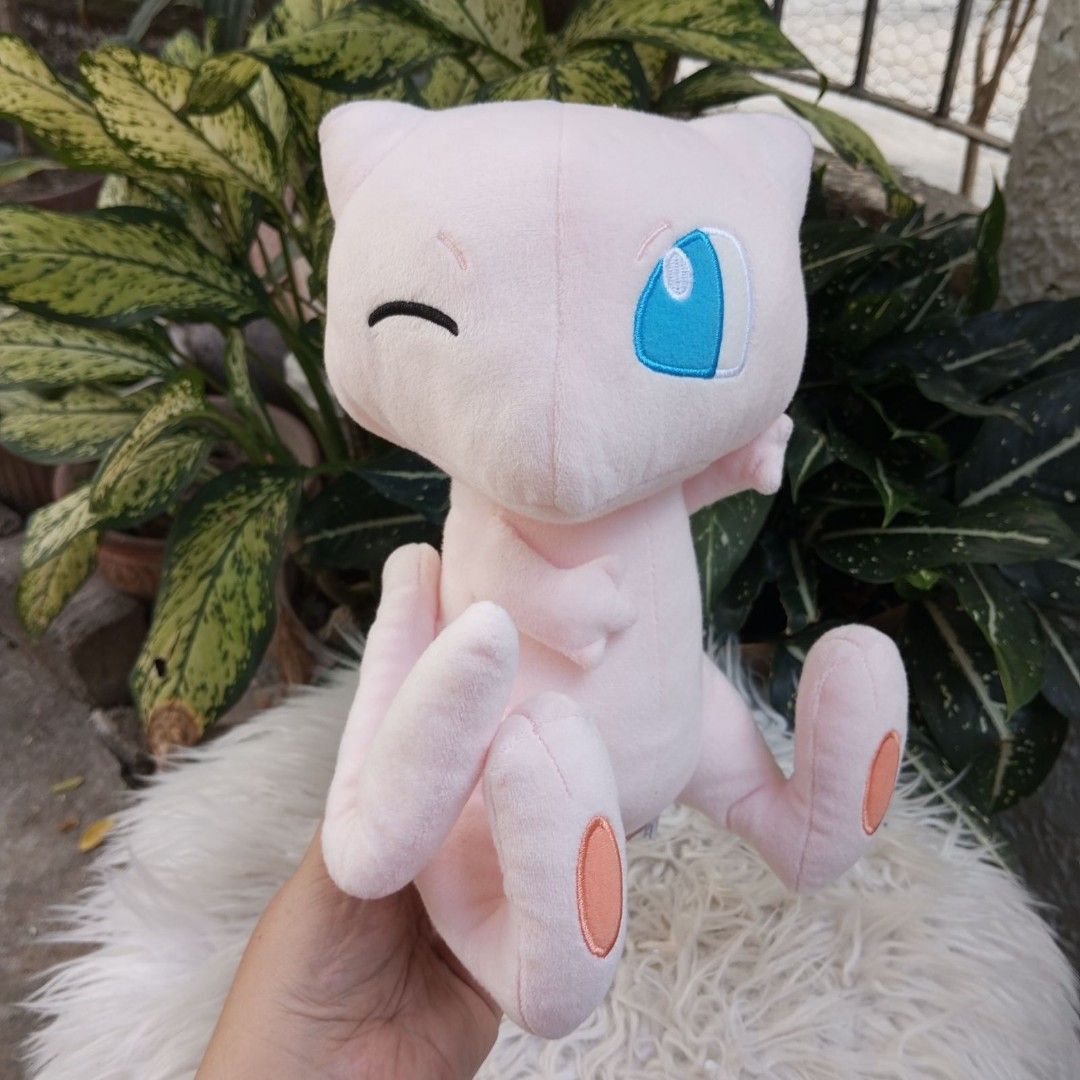 BANPRESTO Psychic-type Mythical Pokemon MEW Winked Eye 9 inches ...