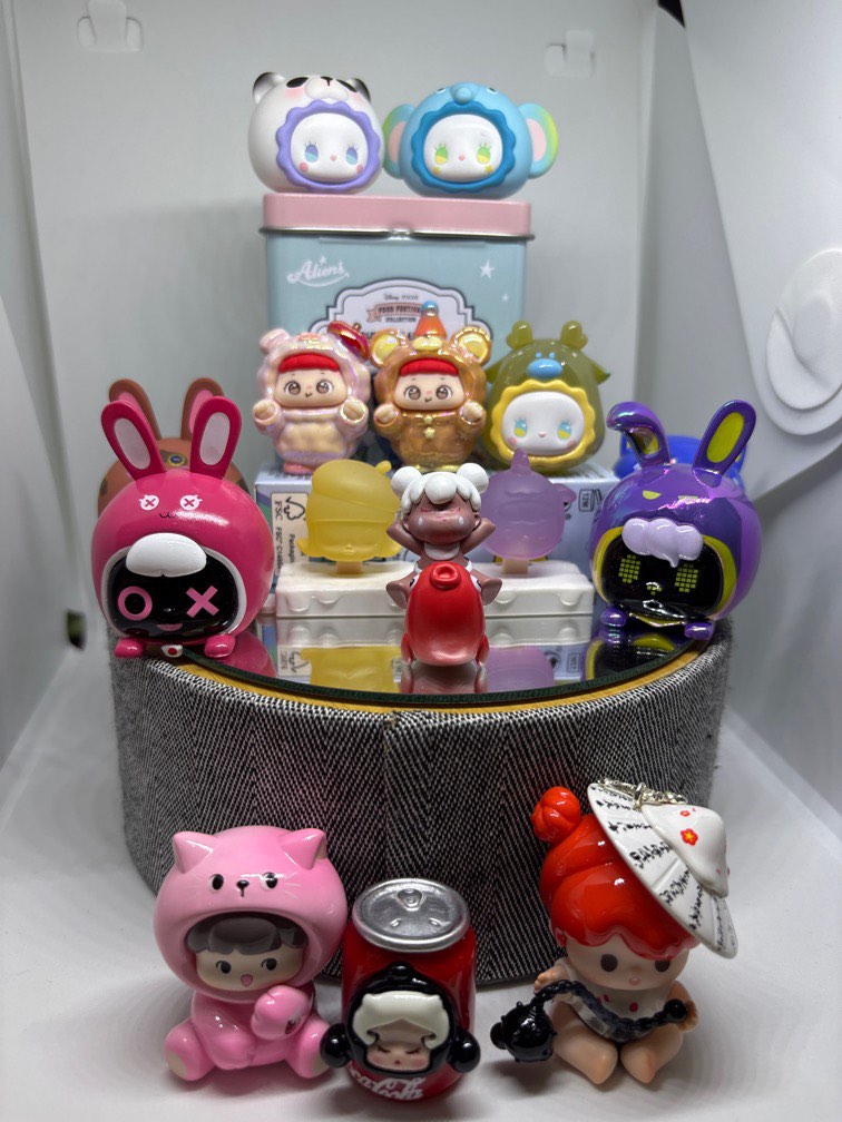 Beans popmart, emma rua rua , yoyo, theclock toys, Toys & Collectibles ...