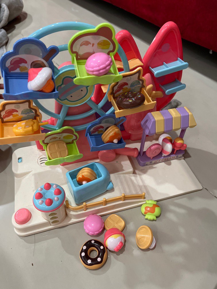 Candy carousel, Hobbies & Toys, Toys & Games on Carousell
