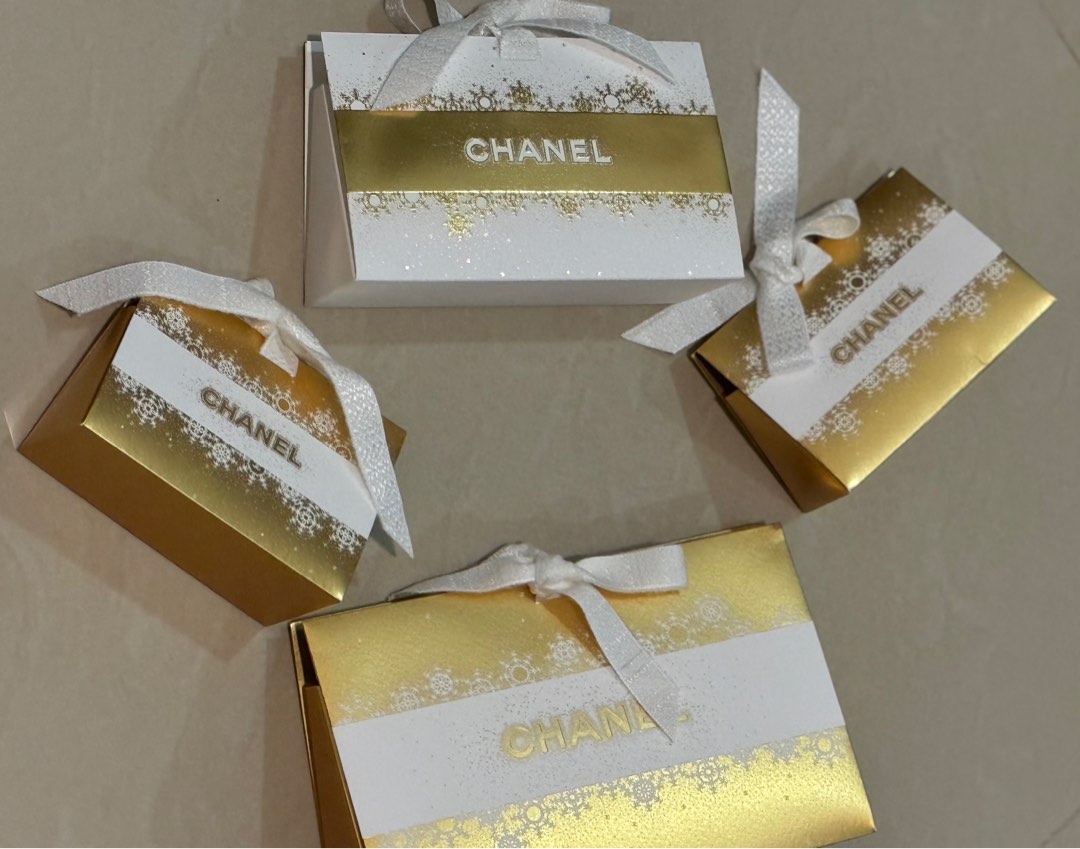 Chanel Gift Box Packaging, Women's Fashion, Bags & Wallets, Shoulder ...