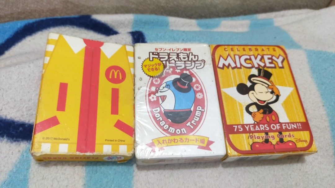 Disney Aladdin buzz snow white pluto mcdo Doraemon mickey play cards ...