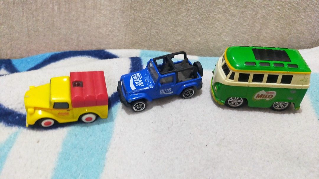 Disney Aladdin buzz snow white pluto mcdo Doraemon mickey play cards ...