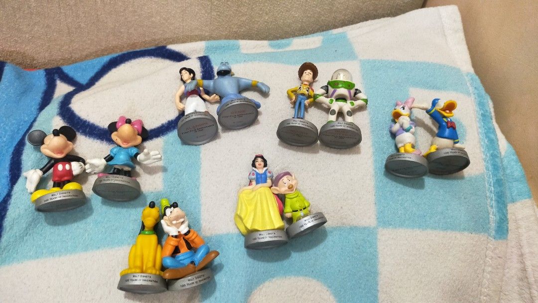 Disney Aladdin buzz snow white pluto mcdo Doraemon mickey play cards ...